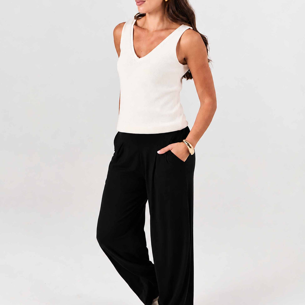 Pleat Front Wide Leg Pants - Black – Dharma Bums